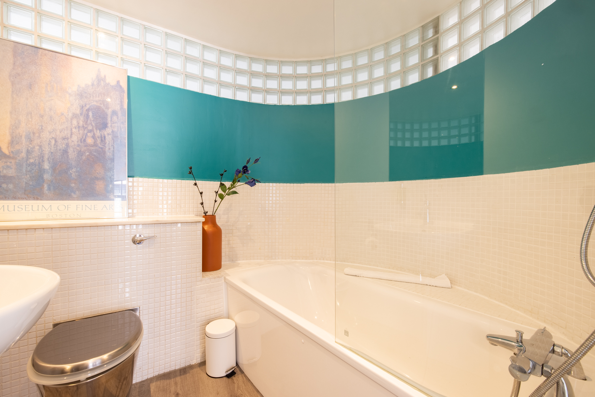 Bathroom 2 - Interlace Network